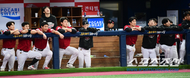 [포토] SSG '9회초에 모든것을 건다' | 스포츠조선