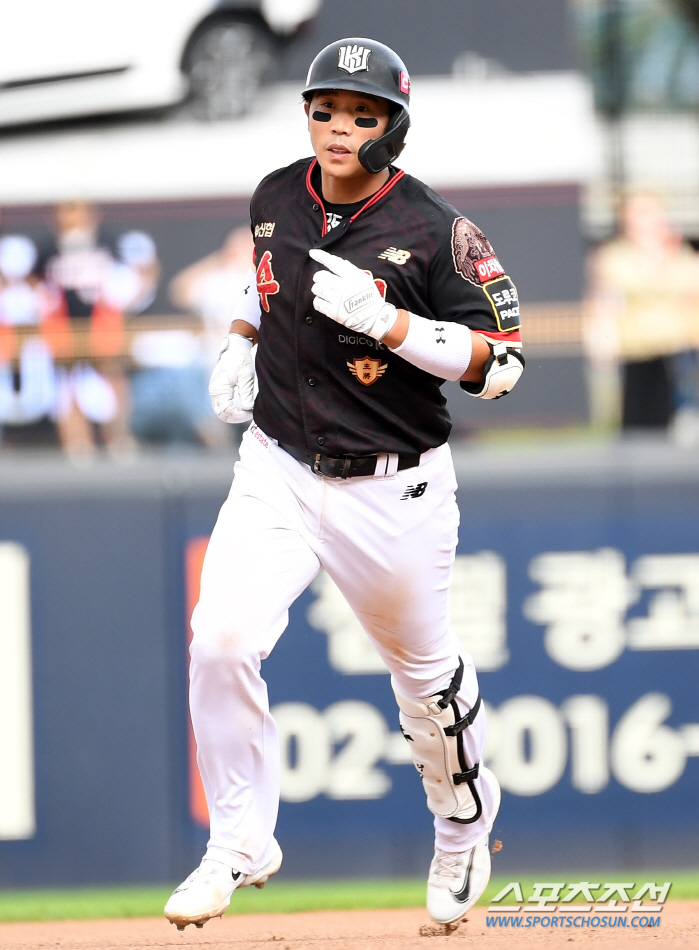 [PO1] '강백호 PS 좌절' KT, '괴물 페디' 상대 박병호-장성우… | 스포츠조선