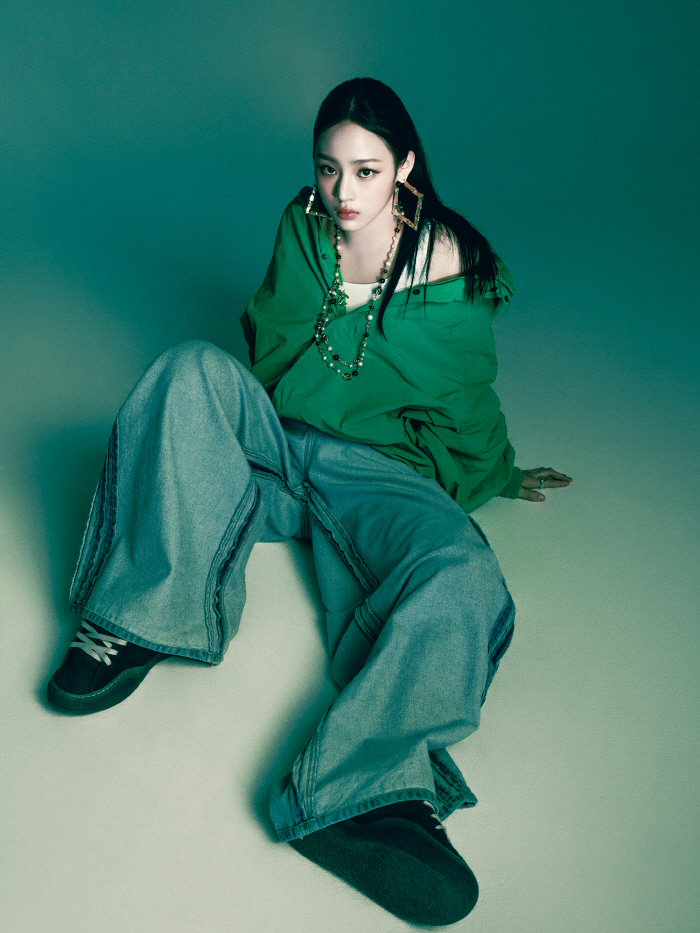 "어린이 회원 출신입니다" 뉴진스 민지 잠실구장 뜬다!…두산-KT WC … | 스포츠조선