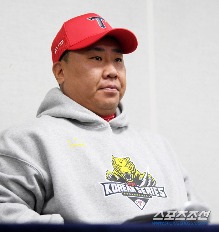 V11 결정했던 대투수, 7년 만의 KS 출전…KIA 이범호 감독 "5~… | 스포츠조선