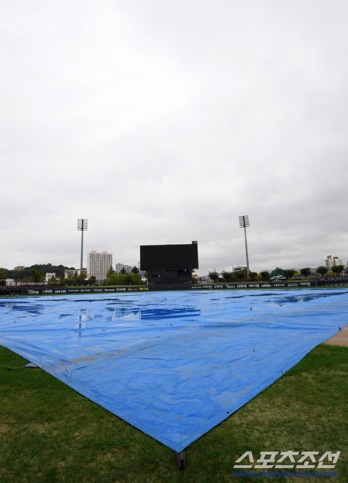 [포토] 광주 KIA-NC 경기 변수는 날씨 | 스포츠조선