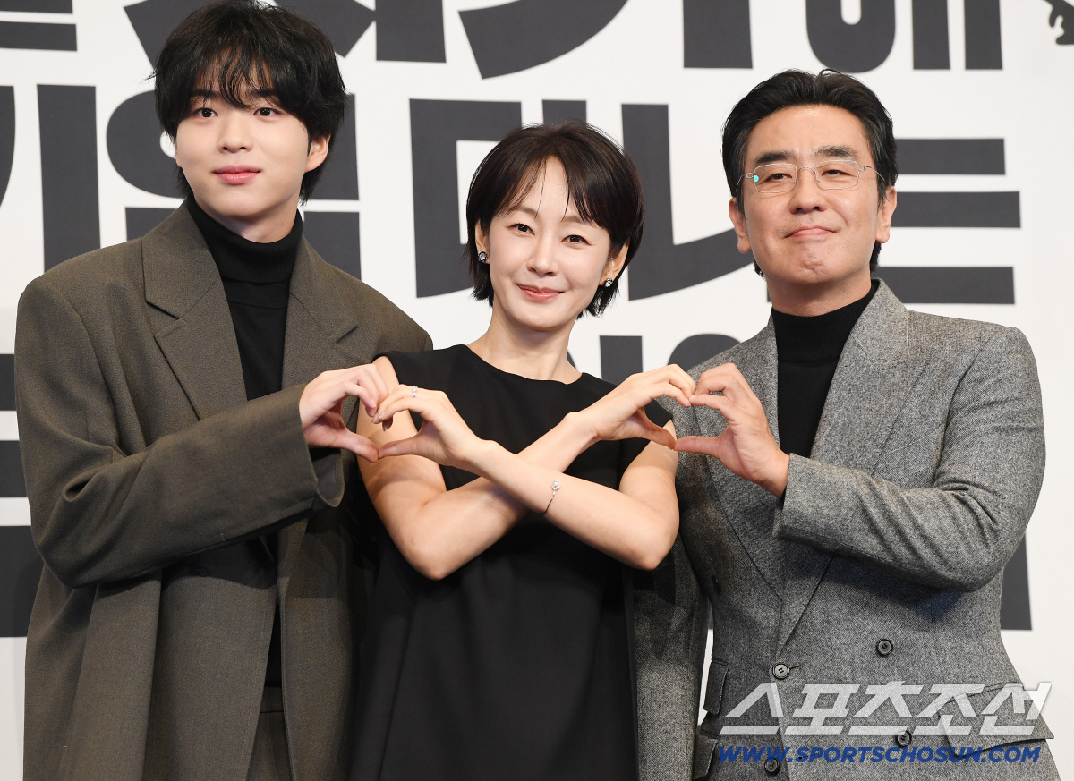[포토] 차강윤-명세빈-류승룡 | 스포츠조선